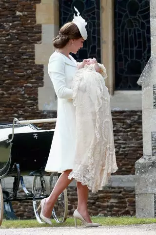 Duchess nke Cambridge na Princess Charlotte