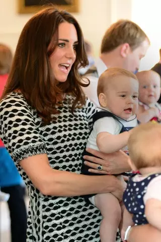 Duchess of Cambridge ແລະ Prince George of Cambridge