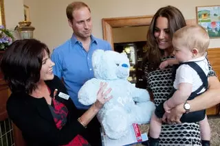 Duke of Cambridge The Duchess of Cambridge ແລະ Prince George of Cambridge