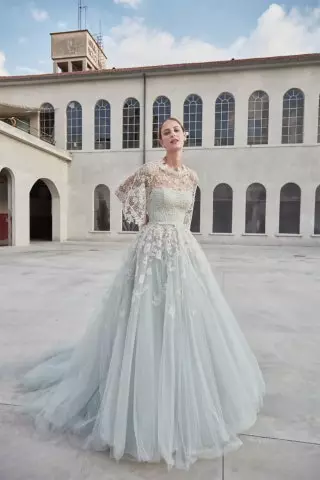 Peter Langner La collezione da sposa di questa stagione ha mostrato ciò che Langner sa fare meglio creando pezzi senza tempo con...