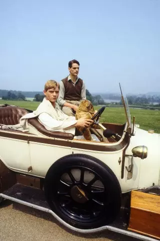 Besta útgáfan af frægustu sögu Evelyn Waugh er án efa 1980 sjónvarpsserían með Jeremy Irons í aðalhlutverki...