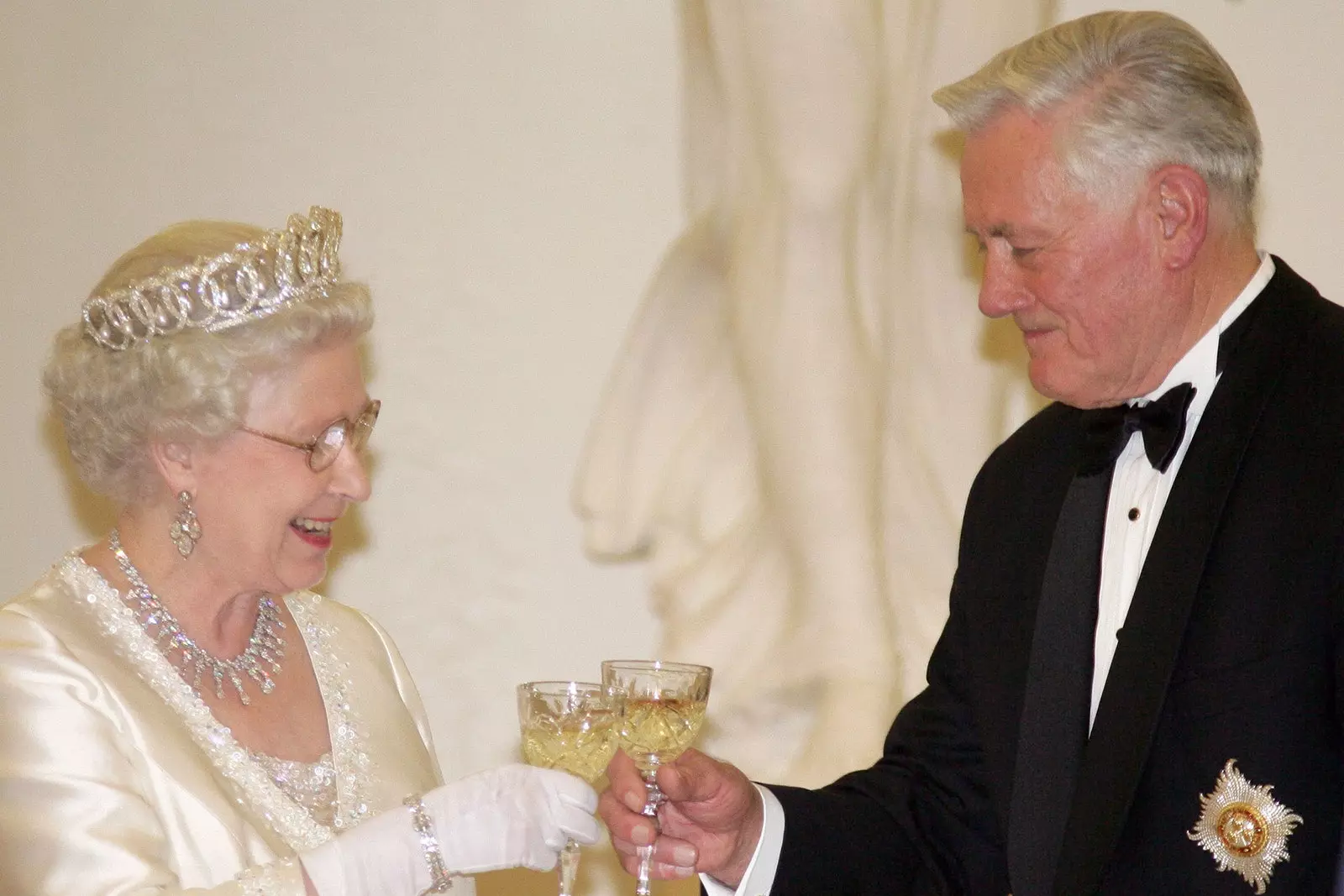 La Reine lors d'un banquet d'État au palais présidentiel de Vilnius Lituanie 2006