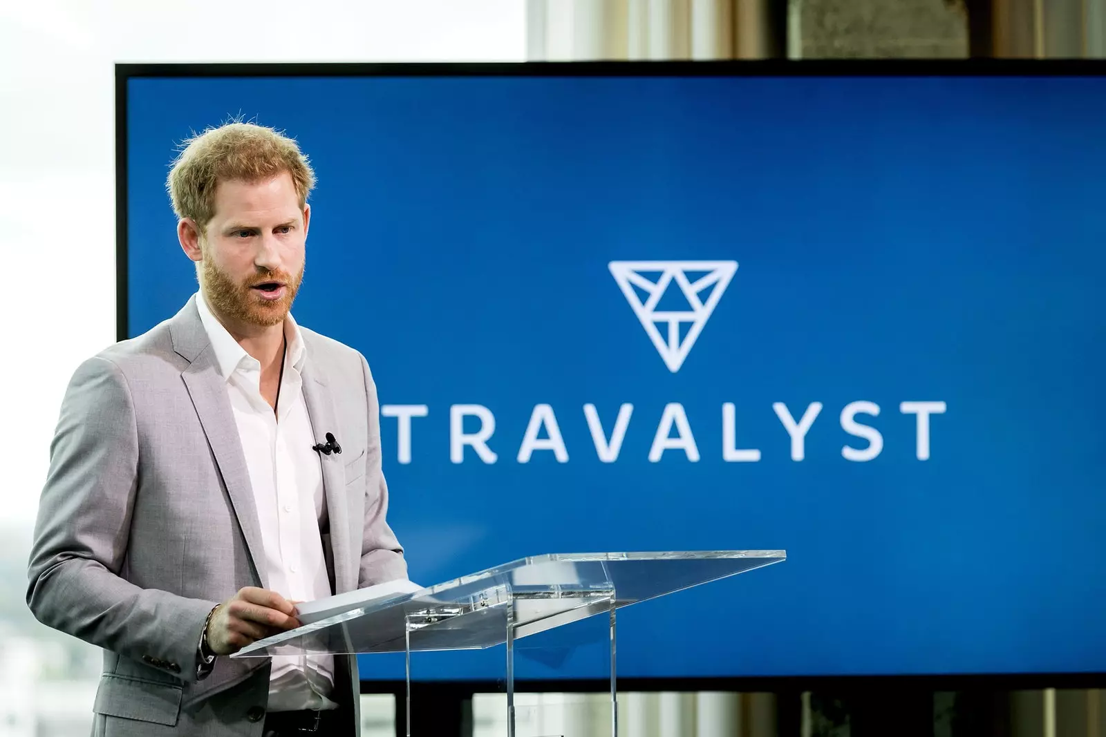 Le prince Harry dit qu'il vole en jet privé pour protéger sa famille