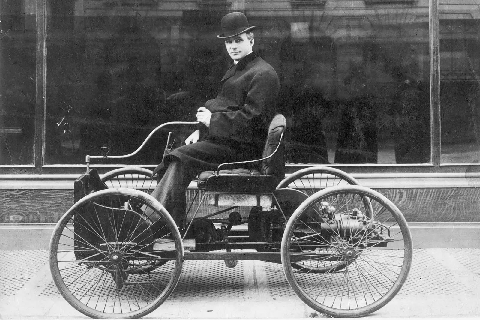 Henry Ford az első Ford autóval 1896