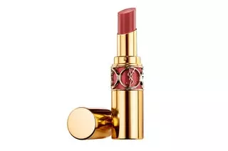 Este é o meu batom YSL Beauty de todos os dias. Tem um estilo 'feito e desfeito que era exatamente como eu queria olhar no...