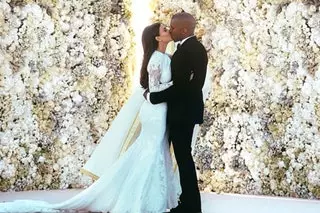 Kim Kardashian en Kanye West 2014 Oefenete by die Palace of Versailles Check. Seremonie by 'n Florentynse fort...