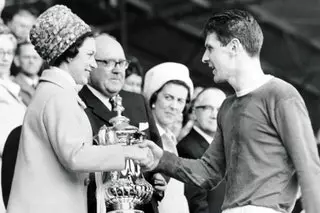 1966 Nampilkeun Everton Brian Labone sareng Piala FA