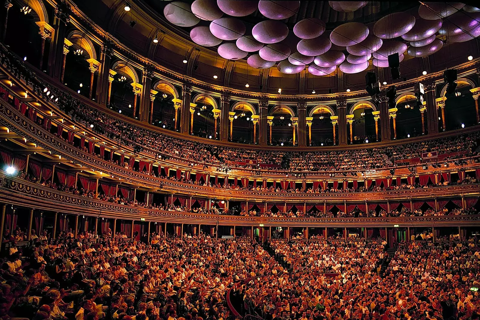 Ankstesnė BBC Proms auditorija Karališkojoje Alberto salėje