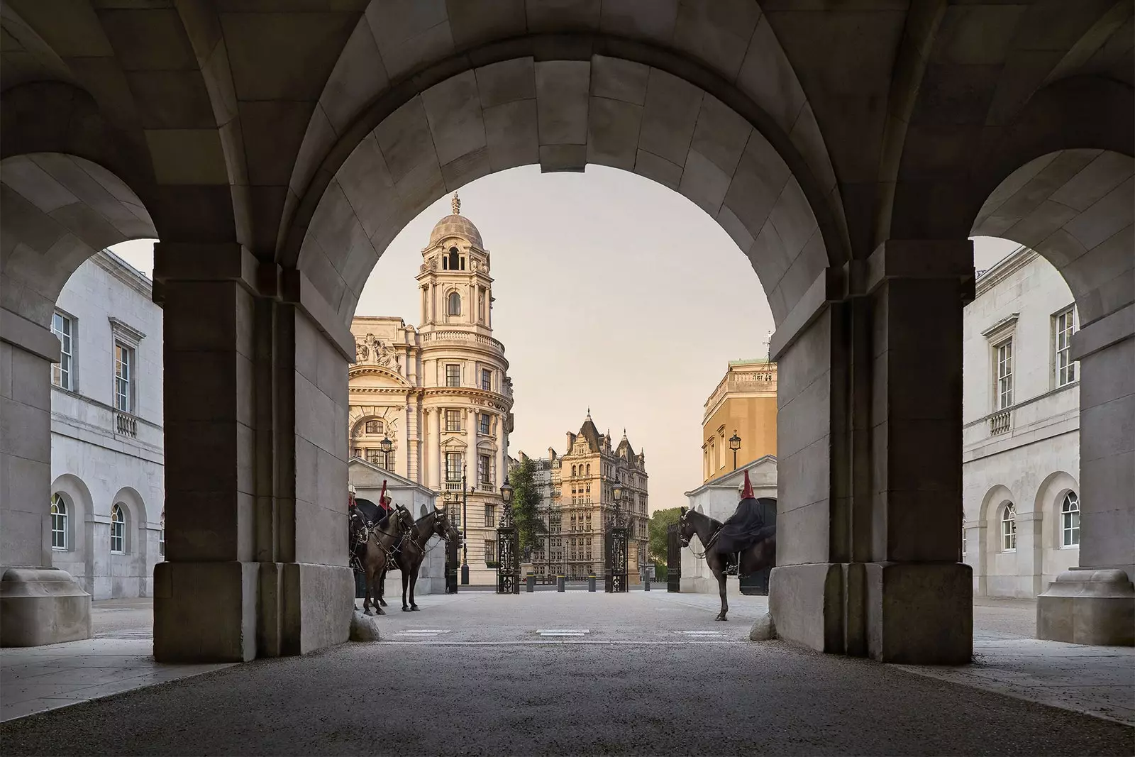 ទិដ្ឋភាពនៃ OWO ពី Horseguards