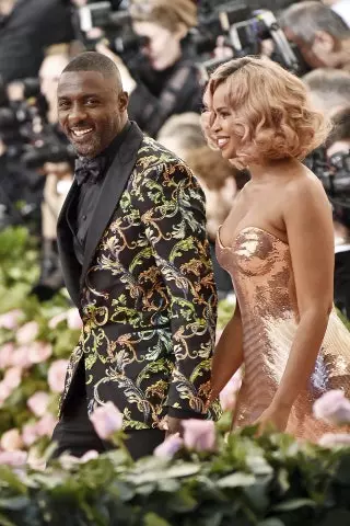 2. Idris Sabrina Elba Afterparty Idris a Sabrinas Met Gala v The Standard byla žhavější vstupenka než ples...