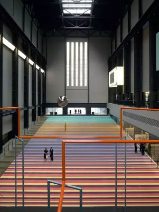 Tate Modern دىكى بىر ئىككى ئۈچ دولقۇن