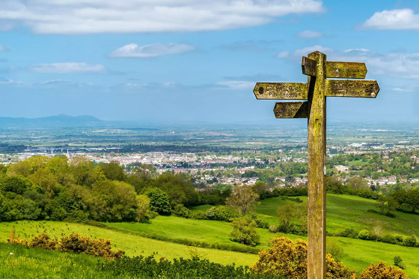 Cotswolds परिदृश्य को एक दृश्य