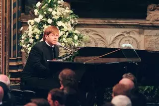 Sir Elton John Prinzessin Dianas Freundschaft mit diesem sternenklaren Singer-Songwriter war gut dokumentiert und Sir Elton bleibt...