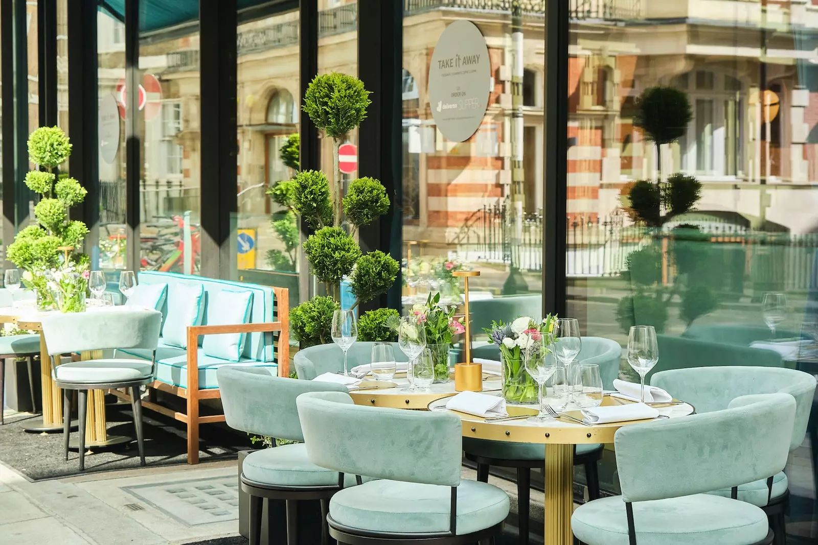 Ang pinakamagagandang al fresco dining spot sa London para i-book ngayon