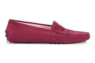 Ik heb altijd een paar Tods Gommino-loafers in de auto voor als de laarzen uit zijn. Het zachte suède maakt ze super...