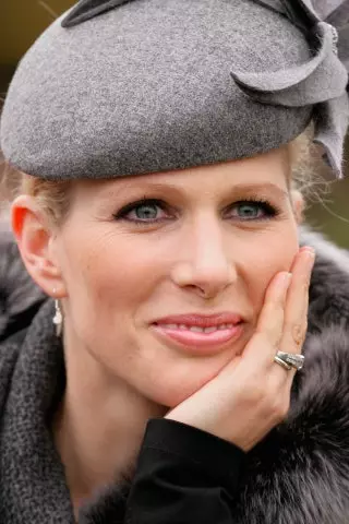 Zara Tindall: koj puas xav tau ntau tus thwjtim?