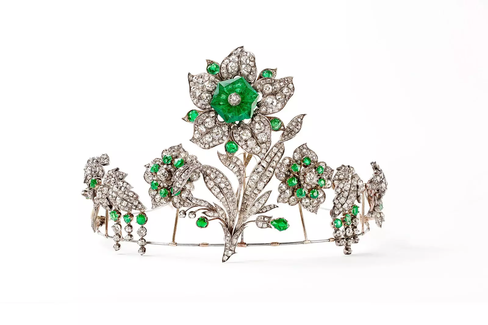 Leuchtenberg tiara ka liemaralde tsa silevera tsa khauta le litaemane tse entsoeng ke JeanBaptiste Fossin ho Chaumet circa 18301840