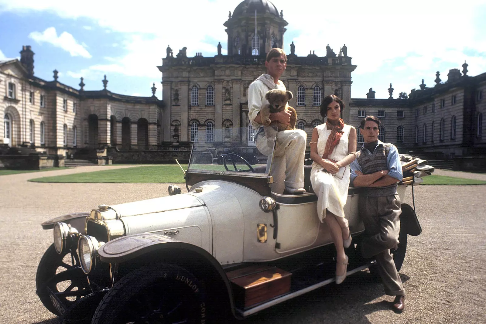 Anthony Andrews Diana Quick a Jeremy Irons hráli ve filmu Brideshead Revisited 1981