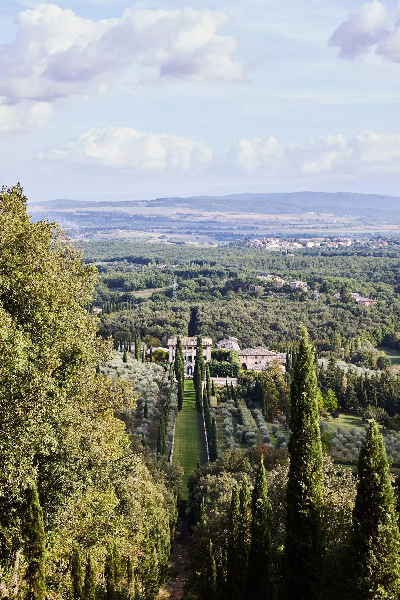 Inside Villa Cetinale Satriecošā Toskānas filmēšanas vieta pēctecības sezonas noslēgumam