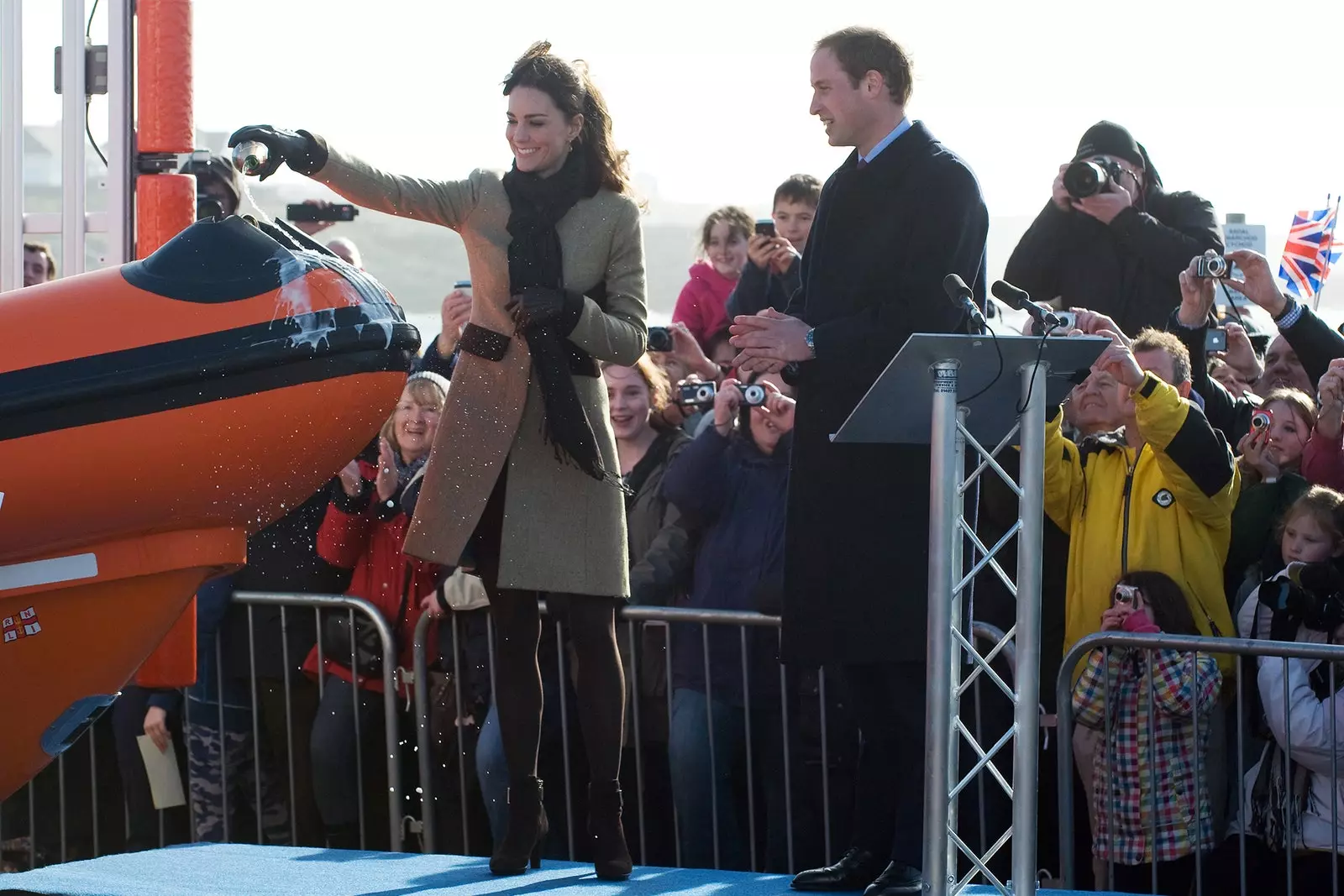 Sa isang seremonya ng pagpapangalan ng lifeboat sa Angleseys Trearddur Bay