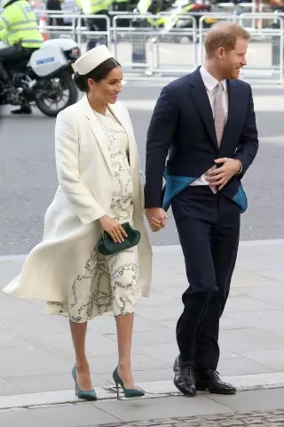 Westminster Abbey တွင် ဓနသဟာယနေ့ ဝတ်ပြုရန် တော်ဝင်များ ရောက်ရှိလာသည်။ 3790_1