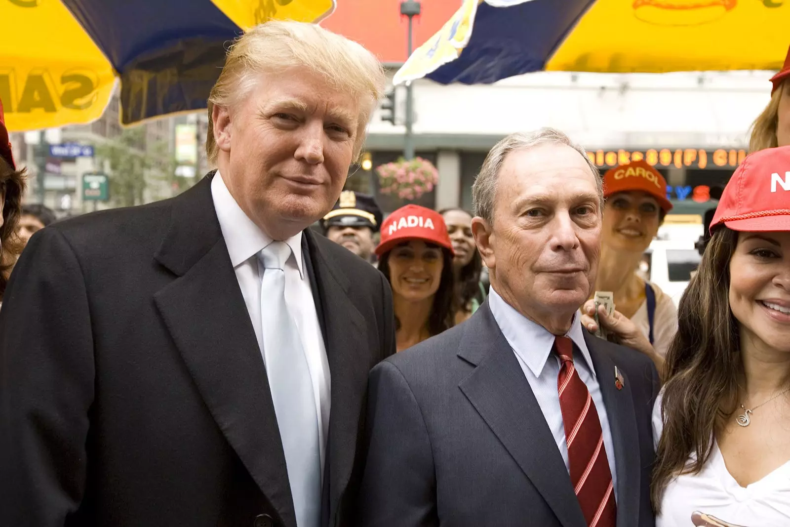 Batalla dos multimillonarios Trump contra Bloomberg