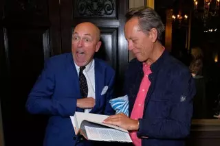 Dylan Jones und Richard E. Grant