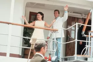 La principessa Margaret e Tony ArmstrongJones durante la loro luna di miele in crociera ai Caraibi sul Royal Yacht Britannia 1960