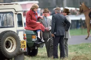 Diana Princess wa Wales na Mkuu wa Wales kwenye Grand National Racecourse 1982