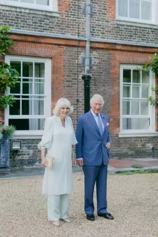 Khosana ea Wales le li-Duchess tsa Cornwall li amohela 'Bosiu bo Hlollang Linaleli Lithabeng tsa Nilgiri Phupu