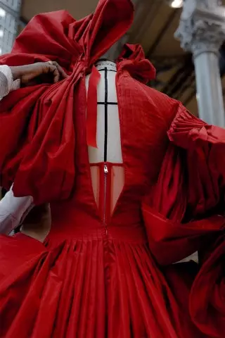 Alexander McQueen McQueenCreators Kana waigara uchizvifarira semunhu ane ziso refashoni asi usati...