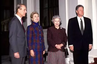 Książę Edynburga Hilary Clinton Królowa i prezydent Bill Clinton w Pałacu Buckingham listopad 1995