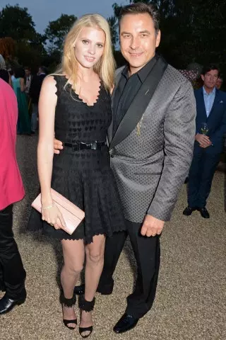 Lara Stone sy David Walliams