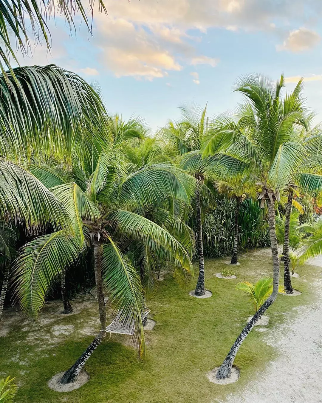 Slēgts paradīzes Indijā Hikss ir izolēts Bahamu salās