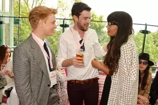 Freddie Fox Jack Whitehall na Jameela Jamil