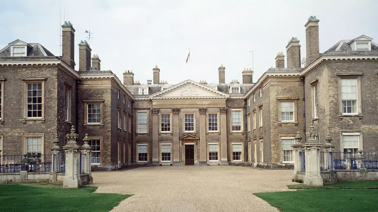 Spencers မိသားစုထိုင်ခုံ Althorp House ၏သမိုင်း