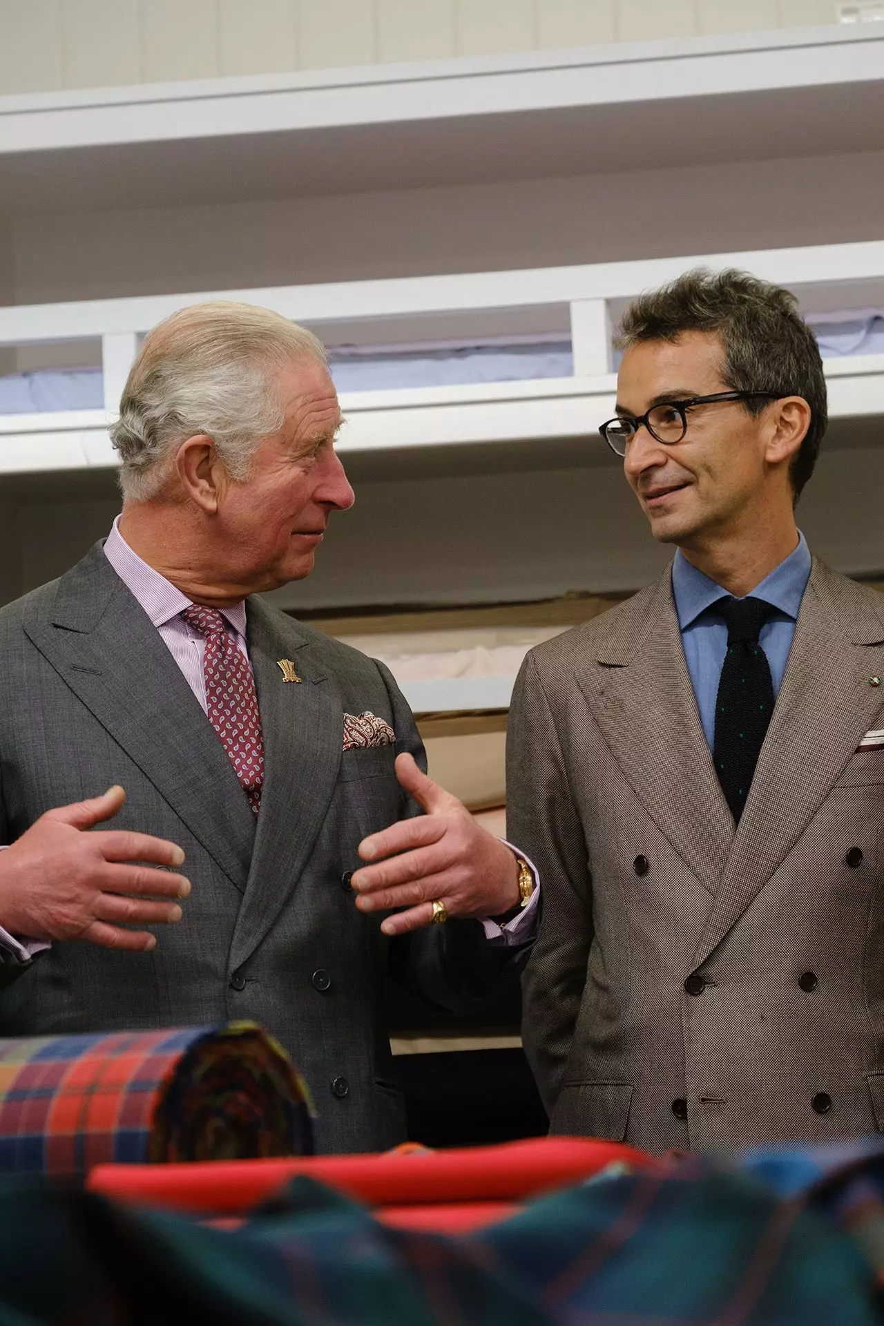 Si Prince Charles kauban ang Chairman ug CEO sa Yoox NetaPorter Group Federico Marchetti