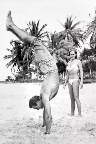 Ursula Andress sy Sean Connery 1962