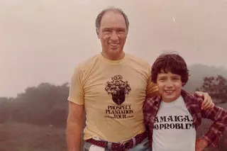 Pierre Trudeau gyda'i fab Justin c. 1980