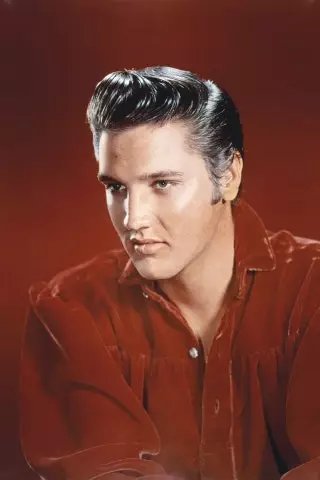 Da Baz Luhrmann planlægger at genskabe Elvis Presleys liv via hans magiske filmiske touch, fanger hele verden...