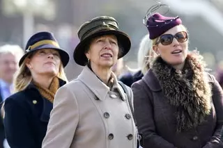 Autumn Phillips The Princess Royal 和 Zara Tindall