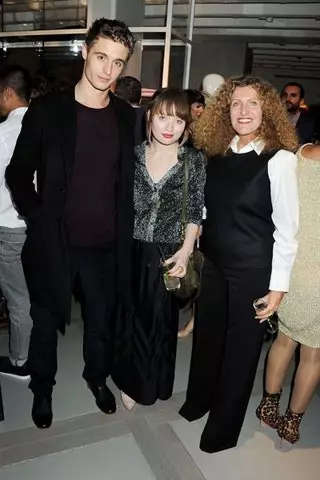 Max Irons Emily Browning និង Nicole Farhi