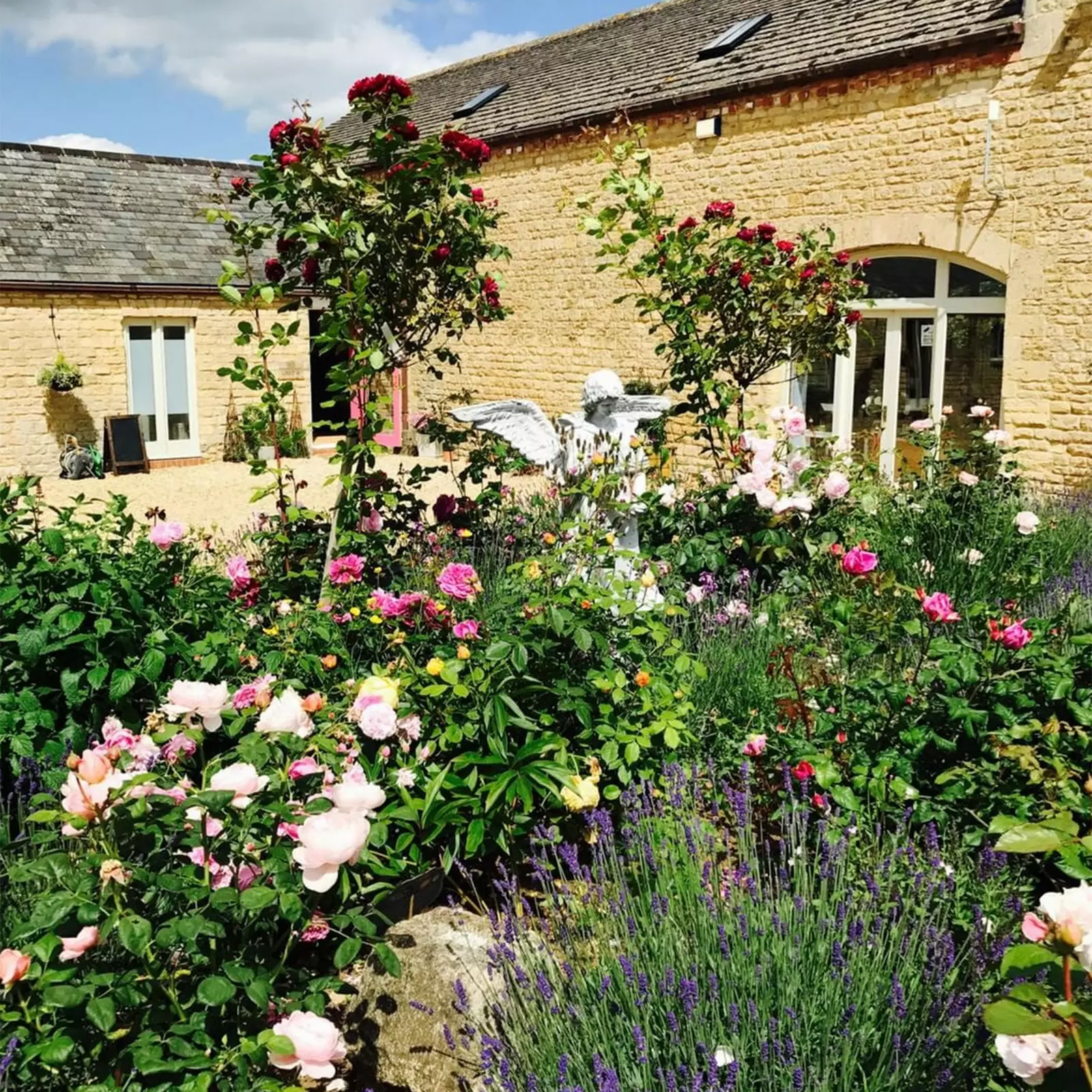 Ungaya kuphi ukuthola ama-RR athile e-Cotswolds