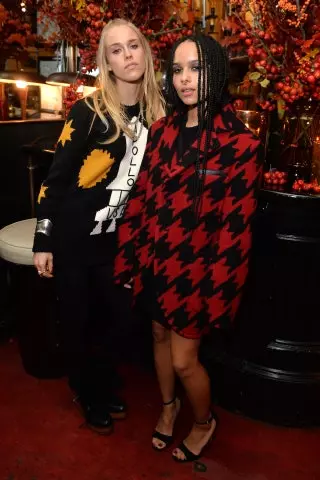 Mary Charteris และ Zoe Kravitz