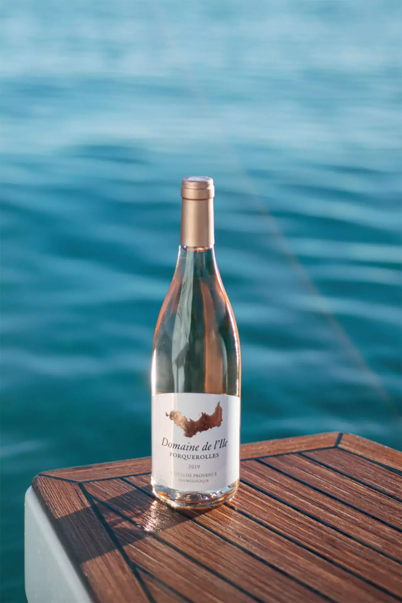 إطلاق نبيذ شانيل Domaine de L'Ile Rose 2019