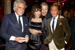 Giancarlo Giammetti Joan Collins Mario Testino اور Valentino Garavani