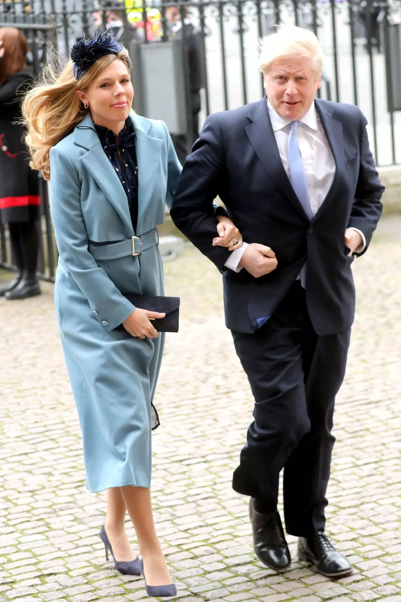 Carrie Symonds e Brois Johnson chegando ao servizo do Día da Commonwealth