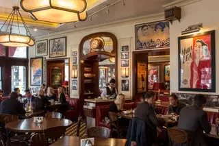 Colbert Selle Sloane Square'i asutuse fännid teavad, et varem oli kõik tagatuba, kus sai...