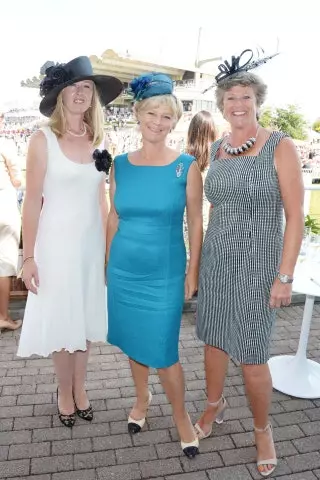 Countess o Mati ma Kinrara Jane Ratcliffe ma Barbara Ann King