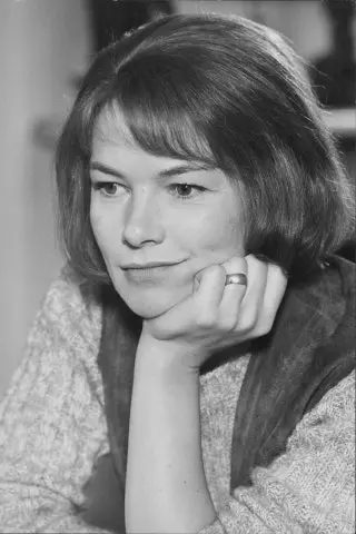 Glenda Jackson Jackson la grande beauté était une double oscarisée. Un pour un drame romantique Women in Love le second...